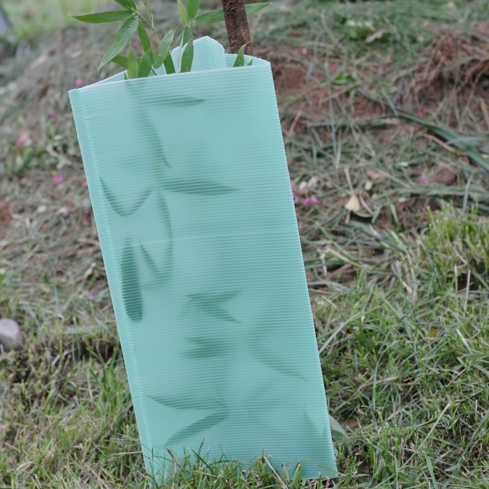 2mm Corflute Corrugated Tree Guards Triangle Plastic Tree Trunk Protectors